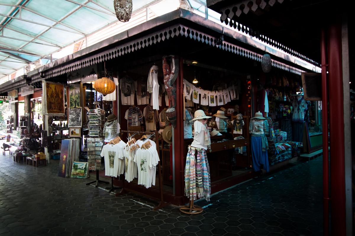 MOOGLEE t-shirt - 吳哥窟，深度旅遊日記 - Mr.Angkor